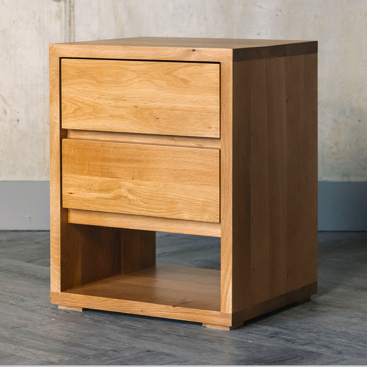 Archer Oak Wood Bedside Table With Drawers – Nismaaya Decor